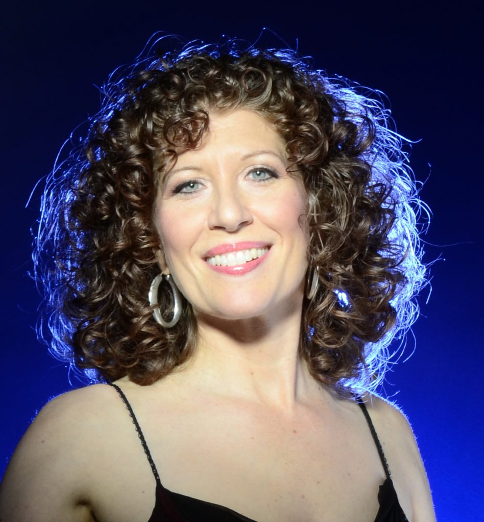 Lisa Yvonne Ferraro | Vocalist, Teller of Stories, Interpreter of Song